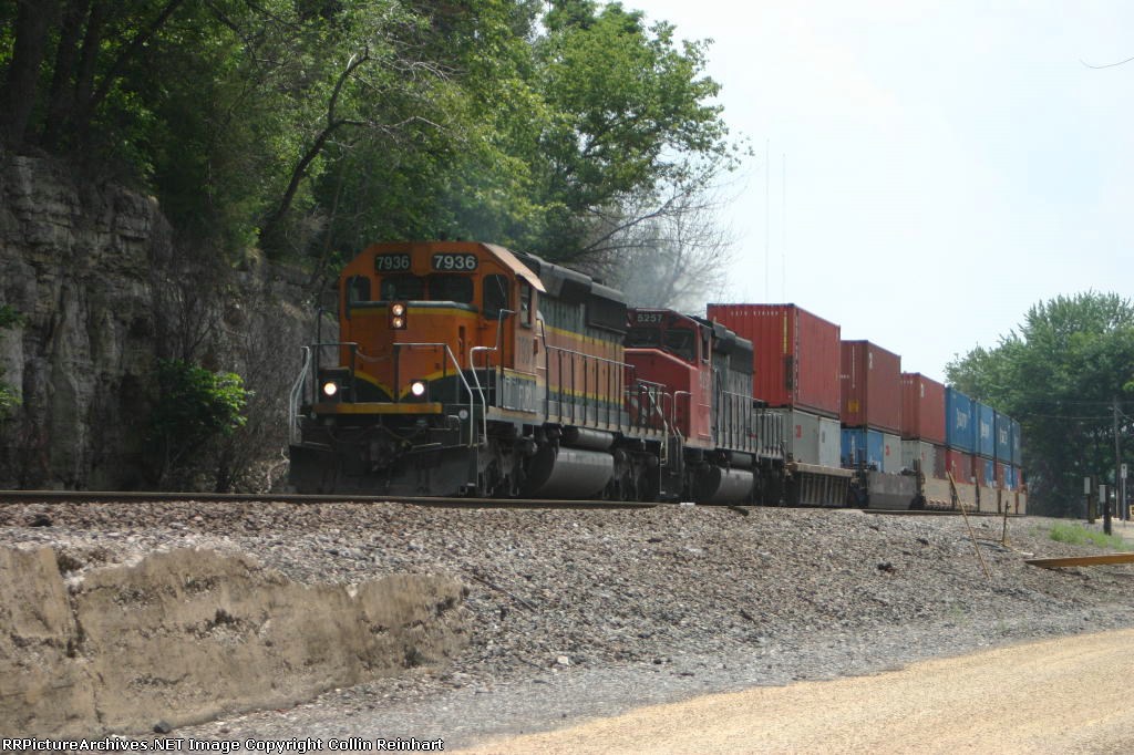 FURX 7936 leads a Westbound Stack Train